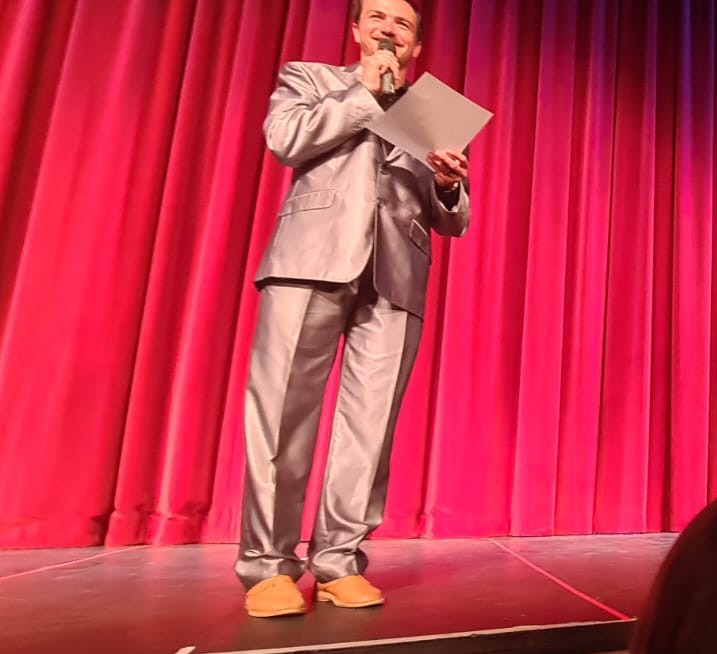 8 Beats Revue – Music Is What Feelings Sound Like.